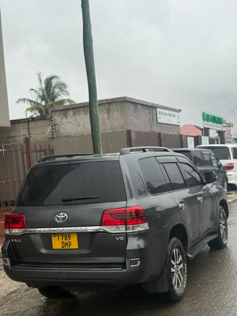 Toyota Land Cruiser V8 For Sale In Dar es salaam Used Hapa Tanzania Namba D - GariPesa